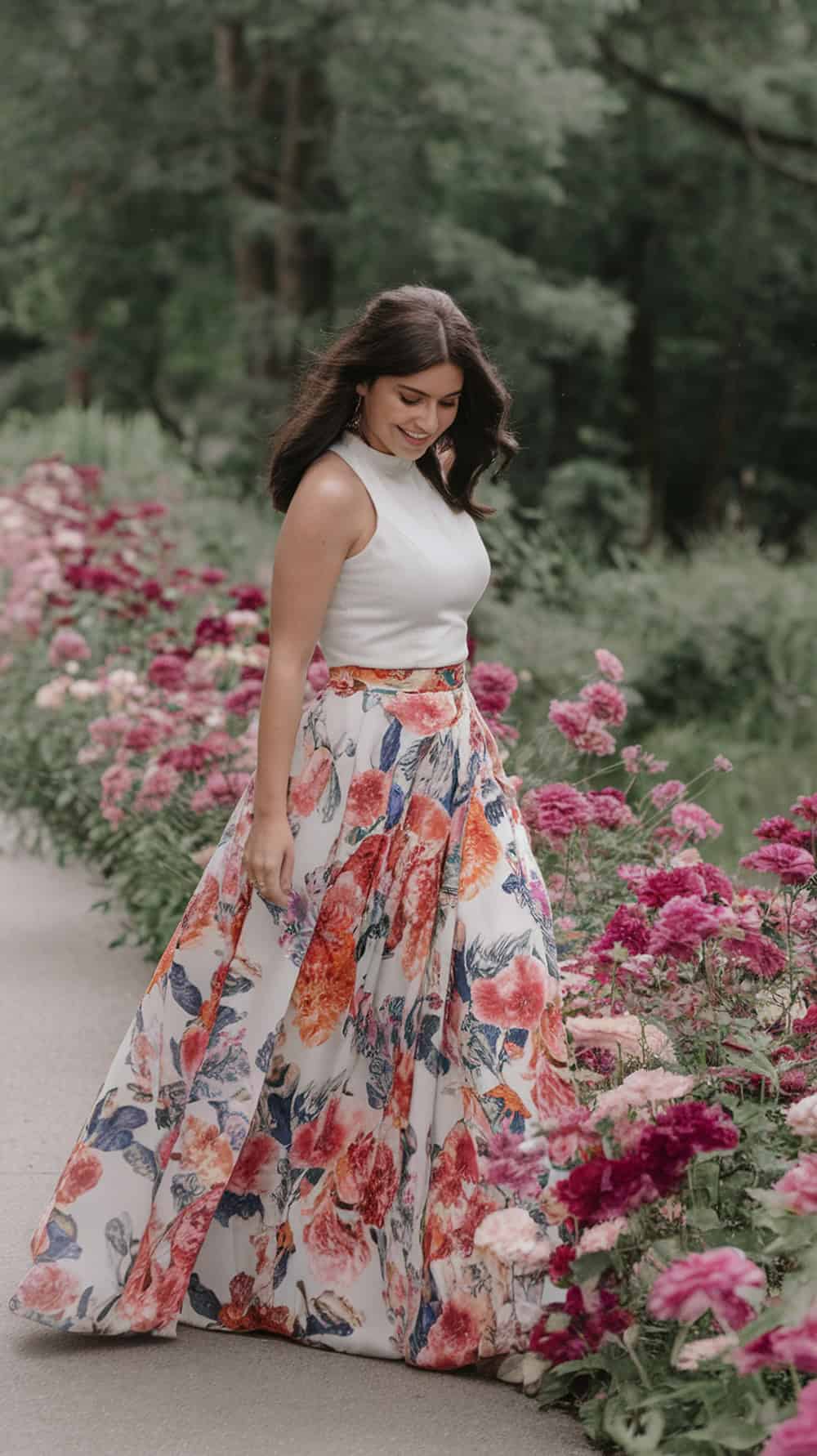 Long Floral Skirt Outfit Ideas That Are Comfy Enough For Moms - Flowers ...